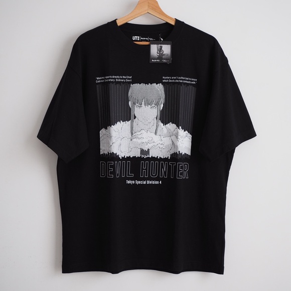 Uniqlo | Shirts | Chainsaw Man Devil Hunter Makima Uniqlo Oversized T ...